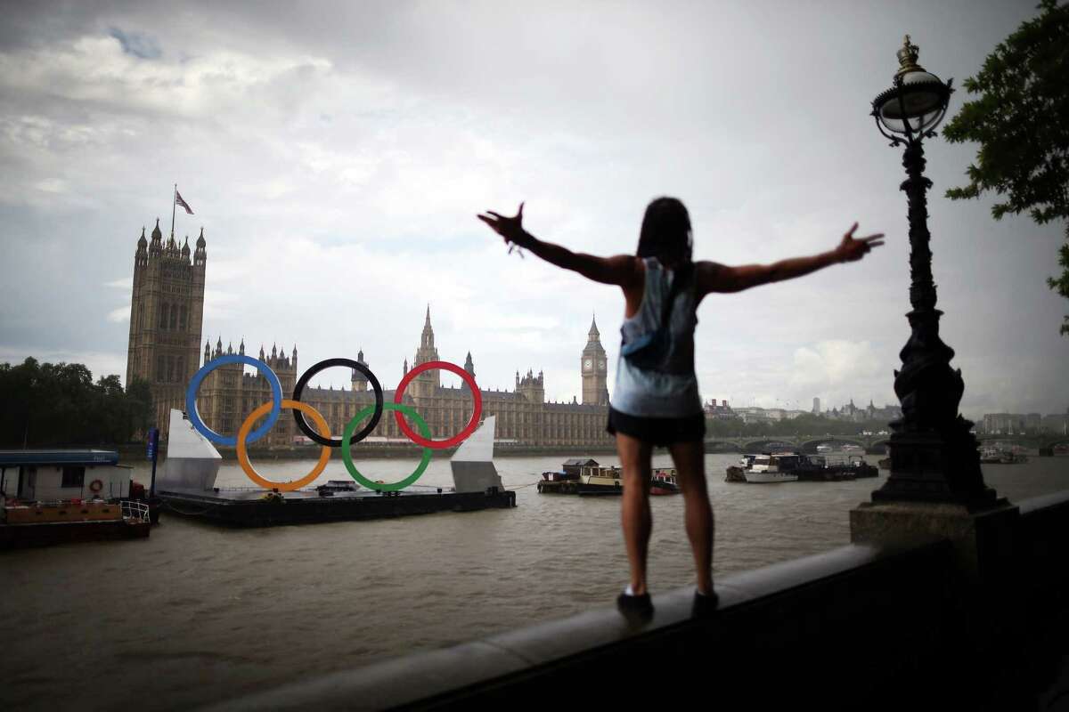 Olympics photos of the day: Aug. 5