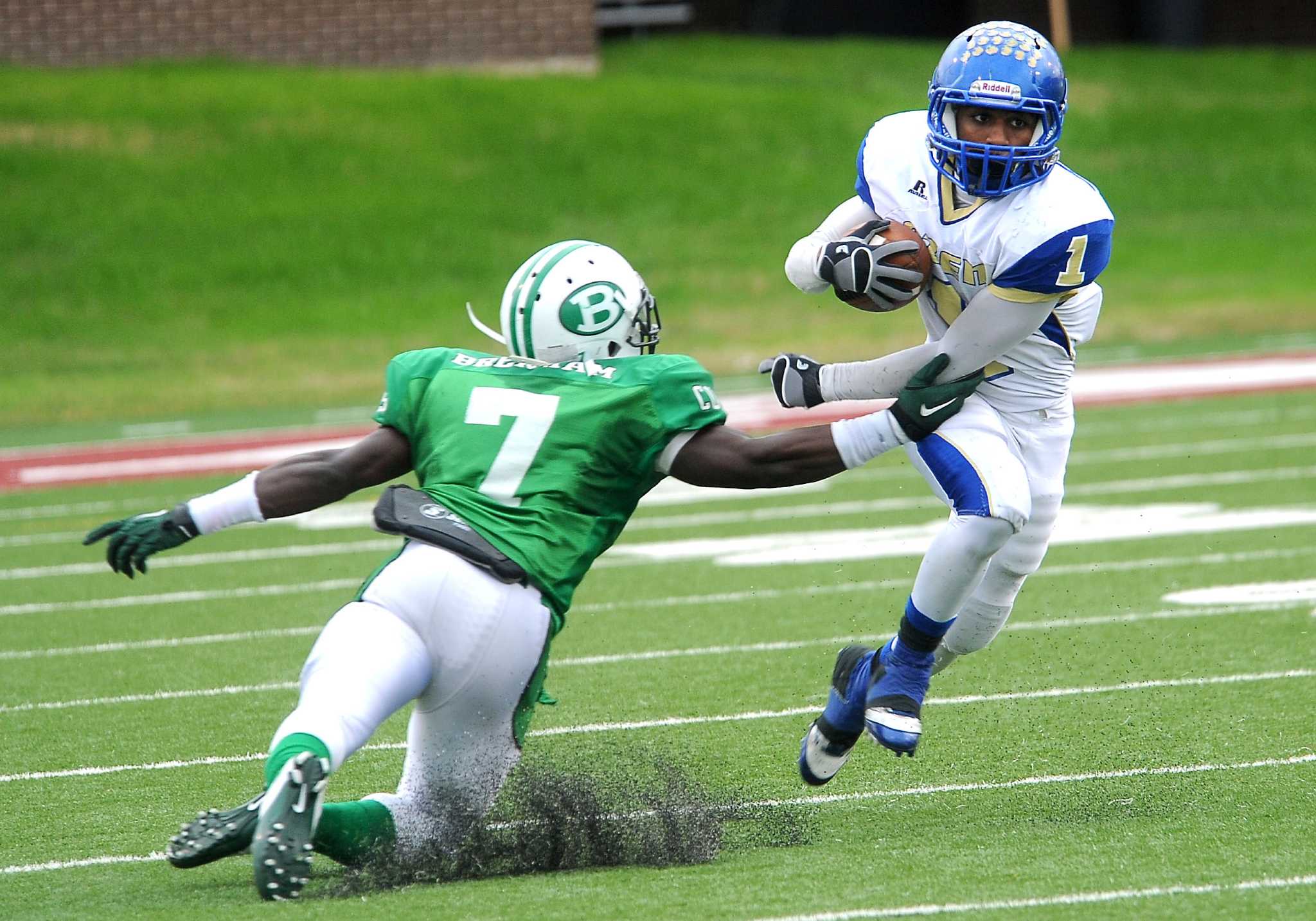 Ozen football returns plenty of talent