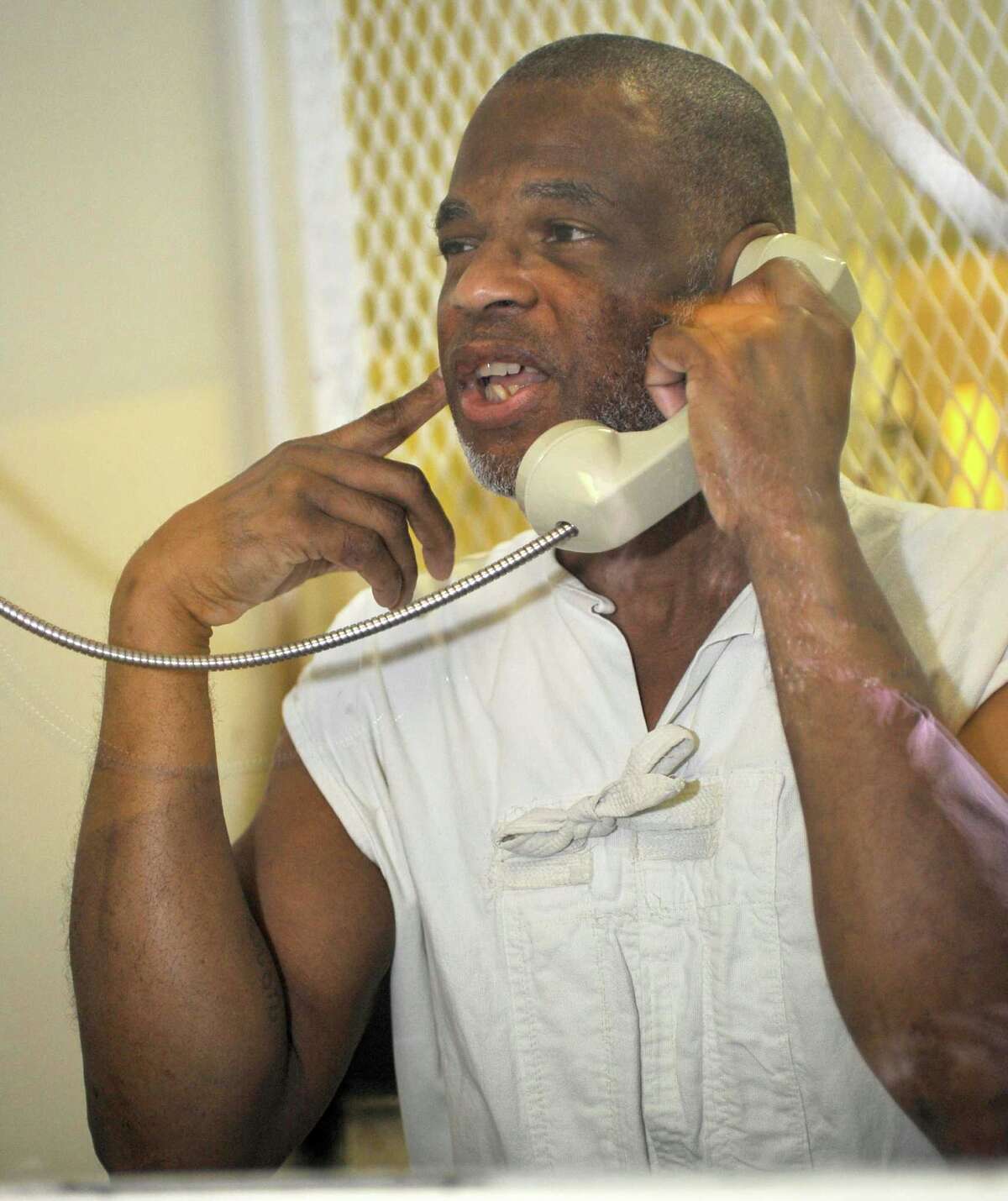 Lawyers trying to stay Beaumont man's execution tonight