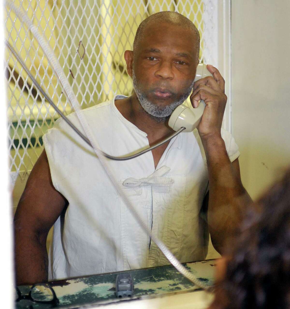 Lawyers trying to stay Beaumont man's execution tonight