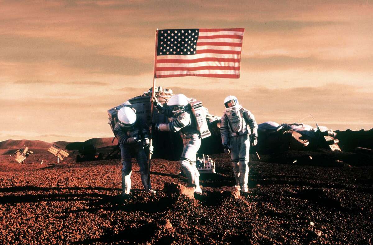 NASA: Humans on Mars by 2035 is 'primary focus'