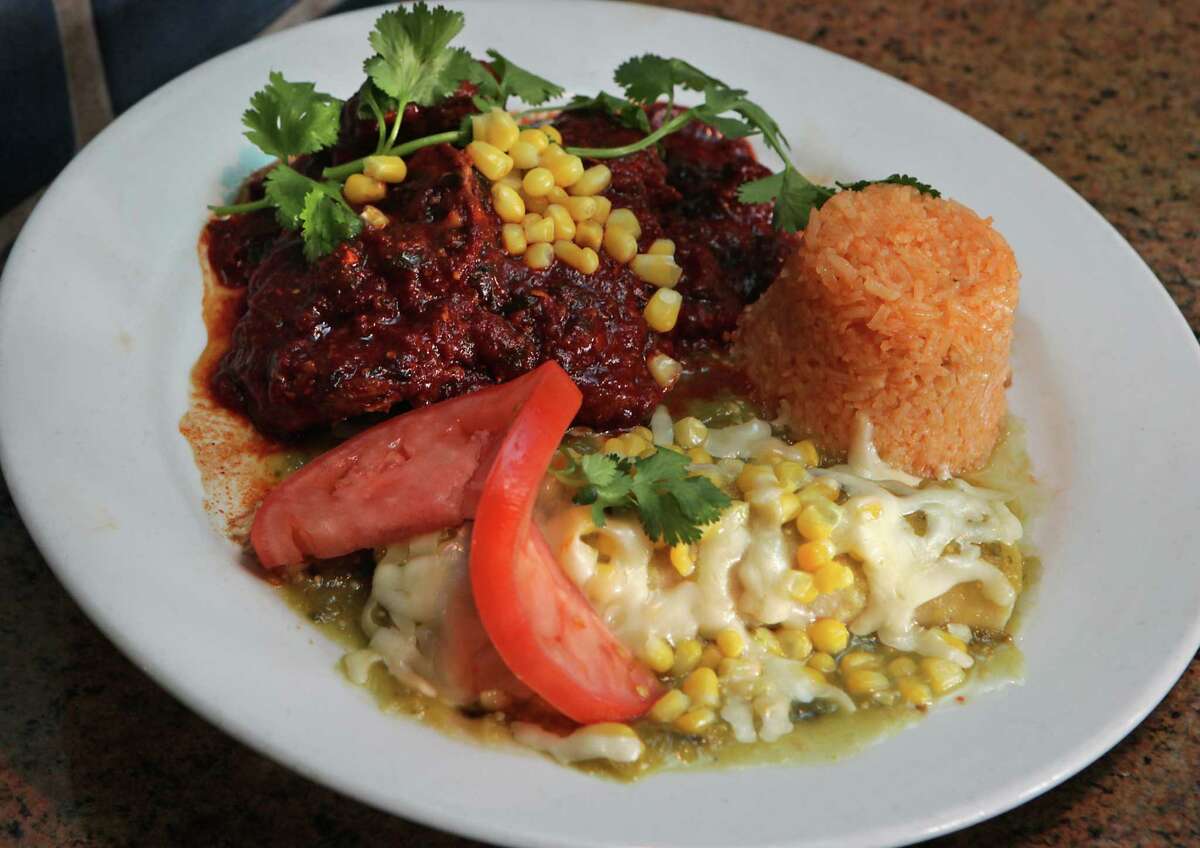 Landmark River Walk restaurant Casa Rio takes sign down