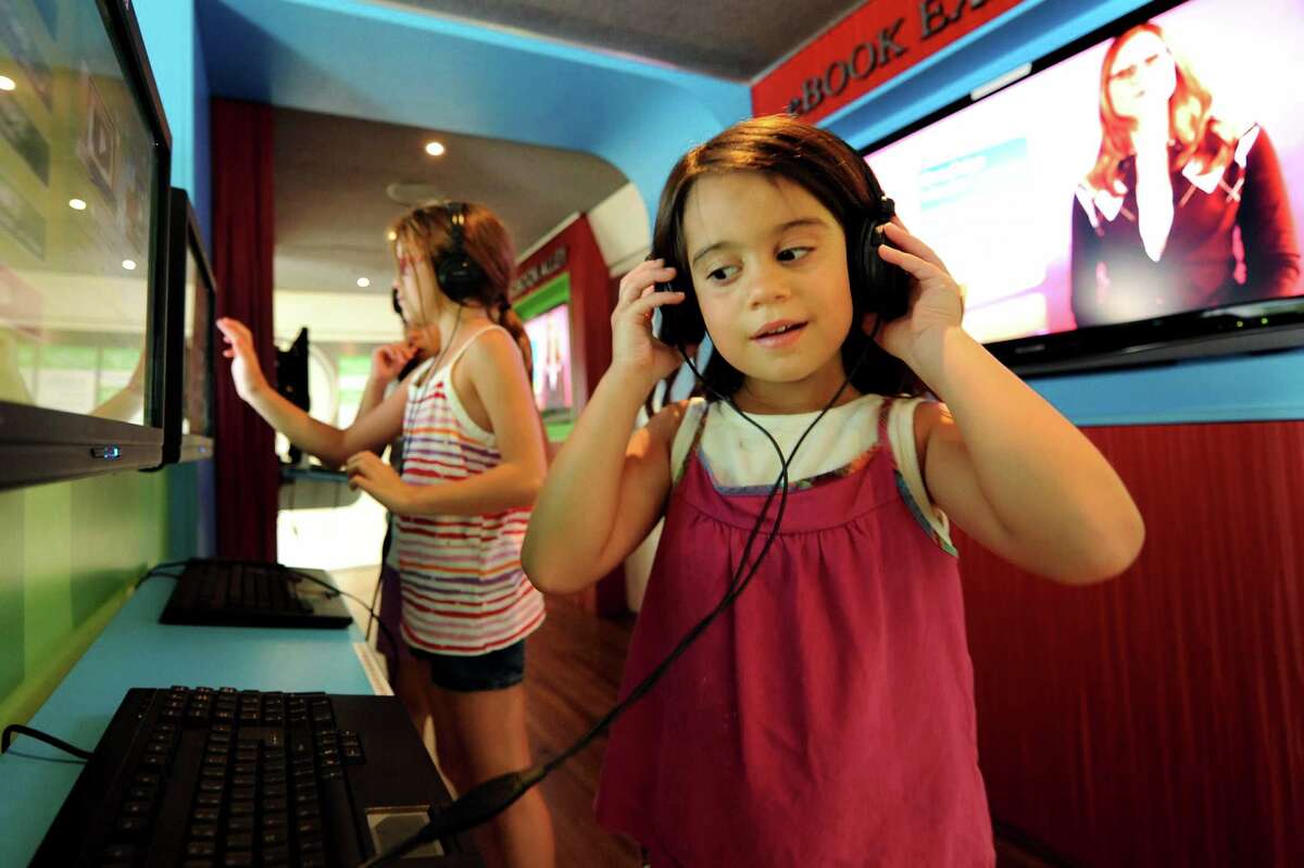 Photos: Digital Bookmobile