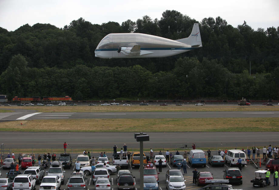 Last big space shuttle trainer section arrives in Seattle - seattlepi.com