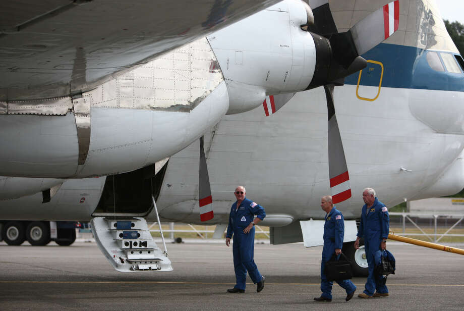 Last big space shuttle trainer section arrives in Seattle - seattlepi.com