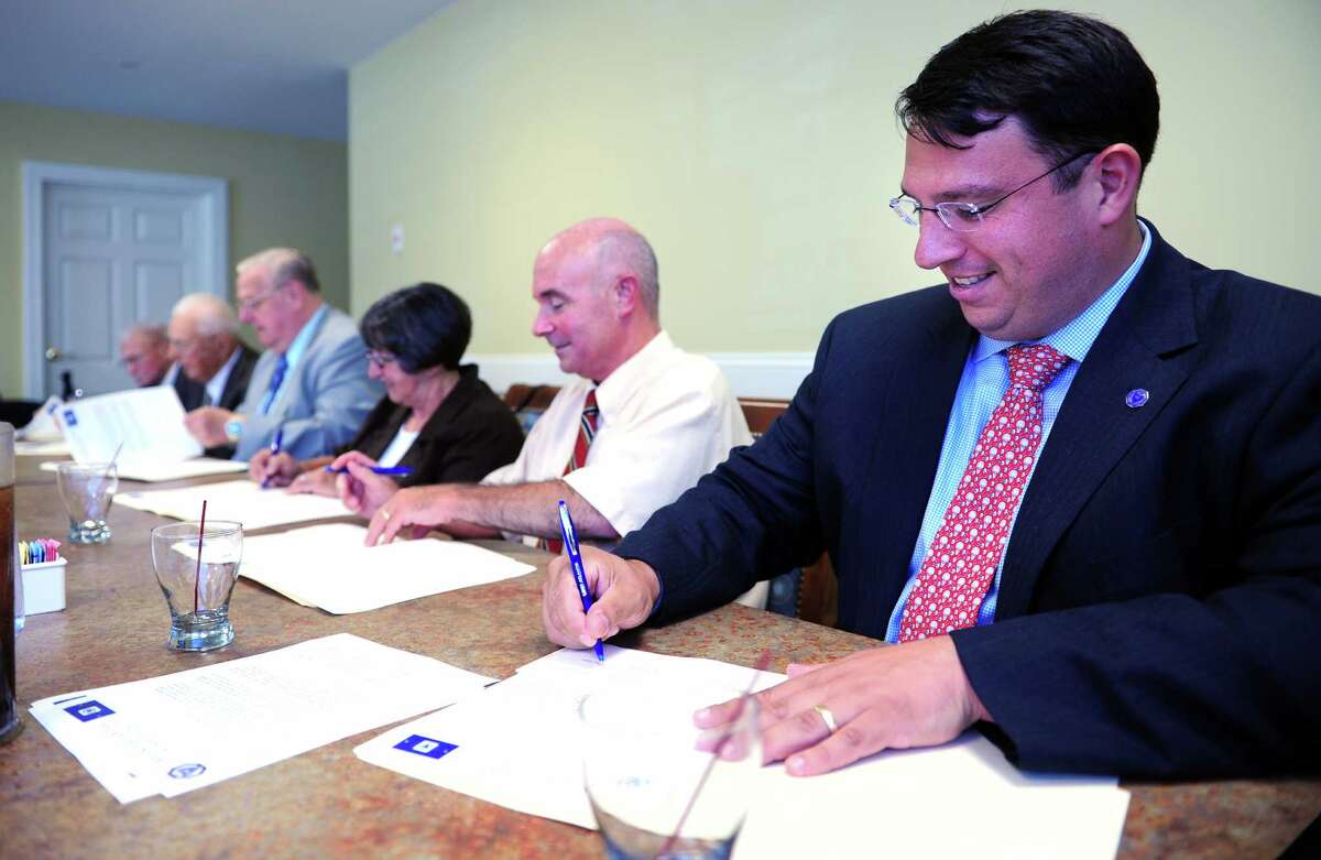 Mayors of Milford, past and present, gather for rare meeting