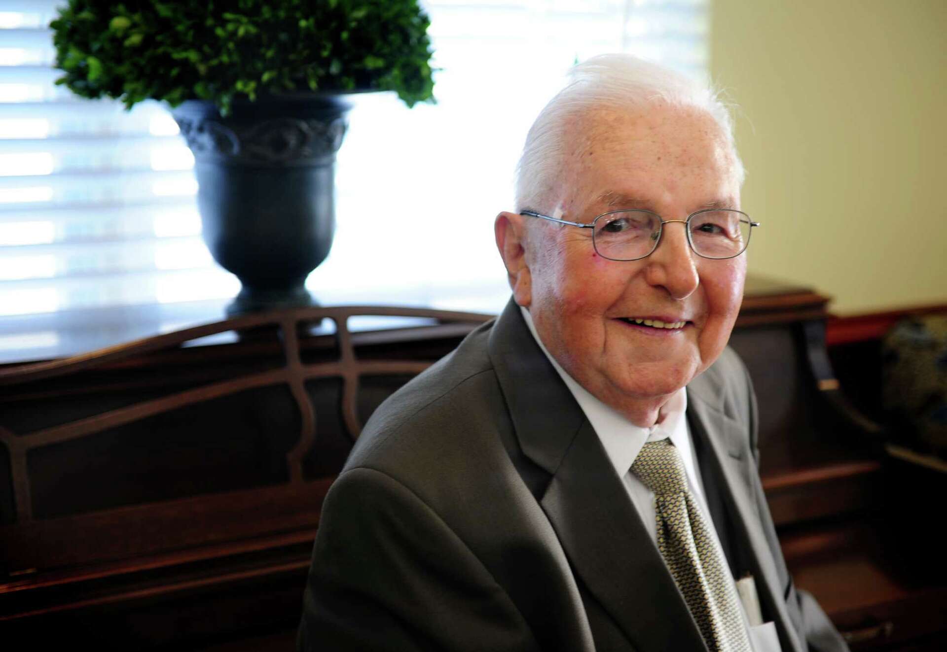Mayors of Milford, past and present, gather for rare meeting