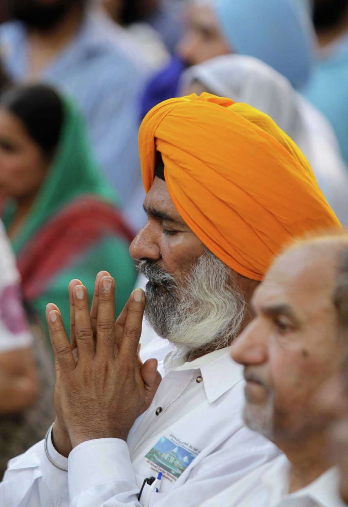 Sikh temple shooting called 'an American tragedy' at Houston vigil