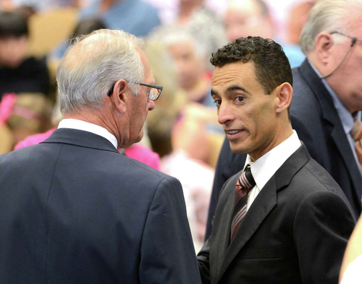 Velazquez emotional at Hall of Fame induction