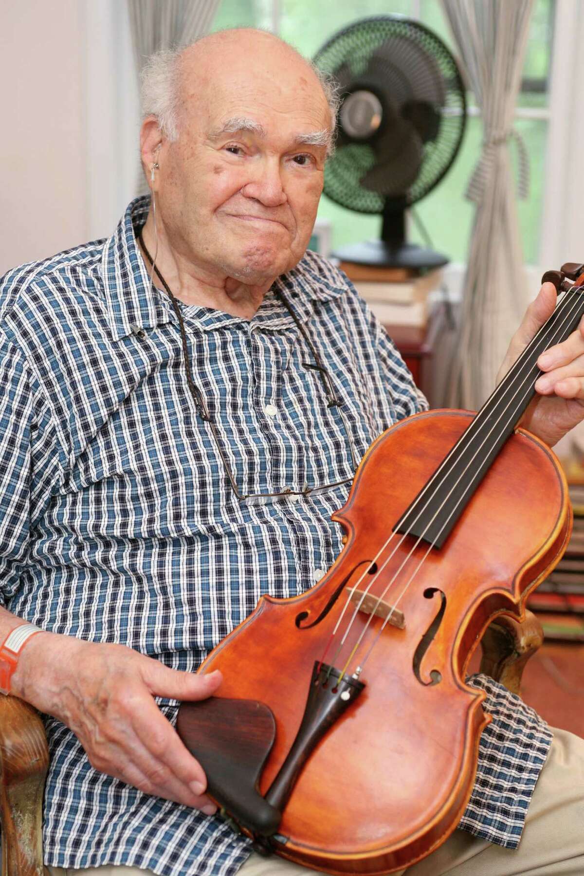 Making string instruments as a hobby