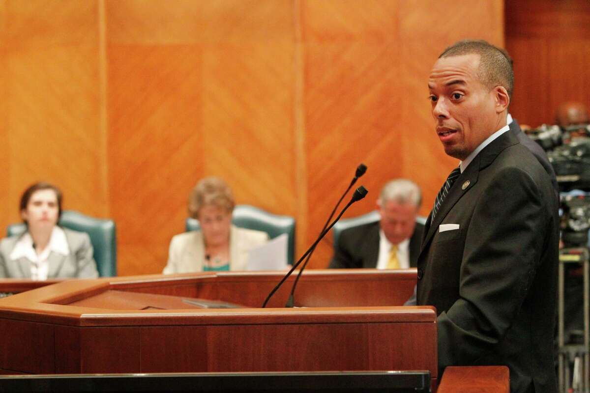 Houston city controller seeks leniency for con man