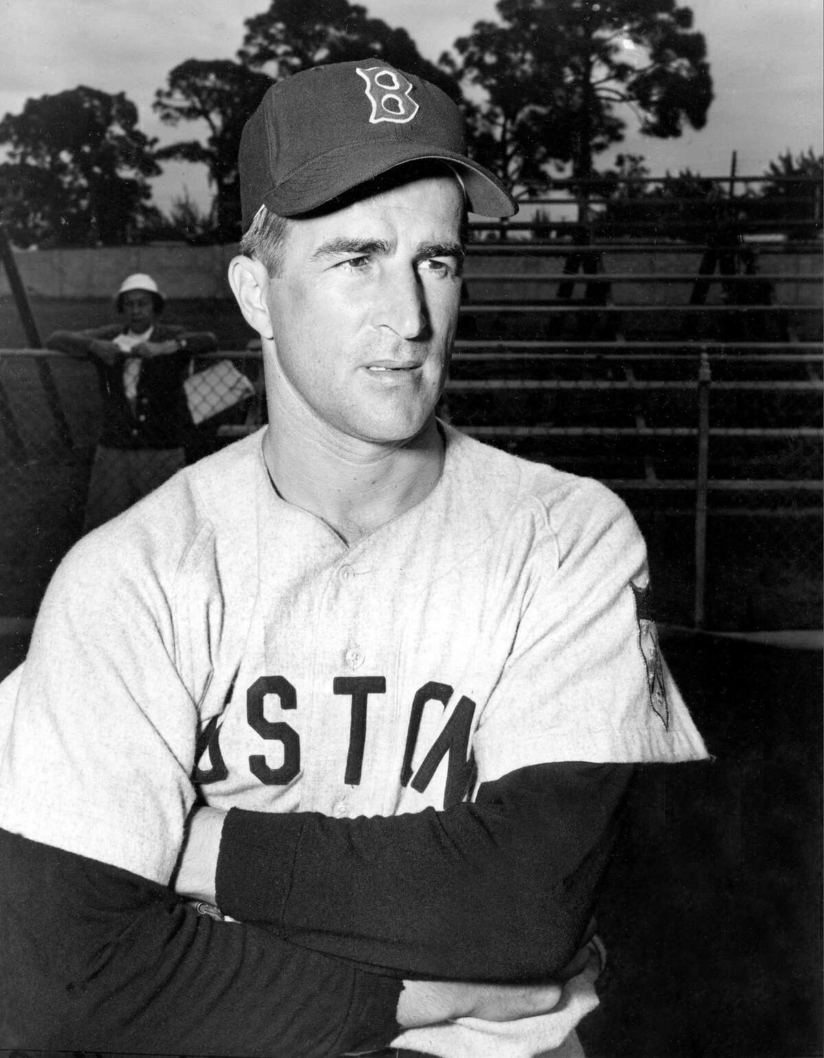 Red Sox's beloved Johnny Pesky dies at 92