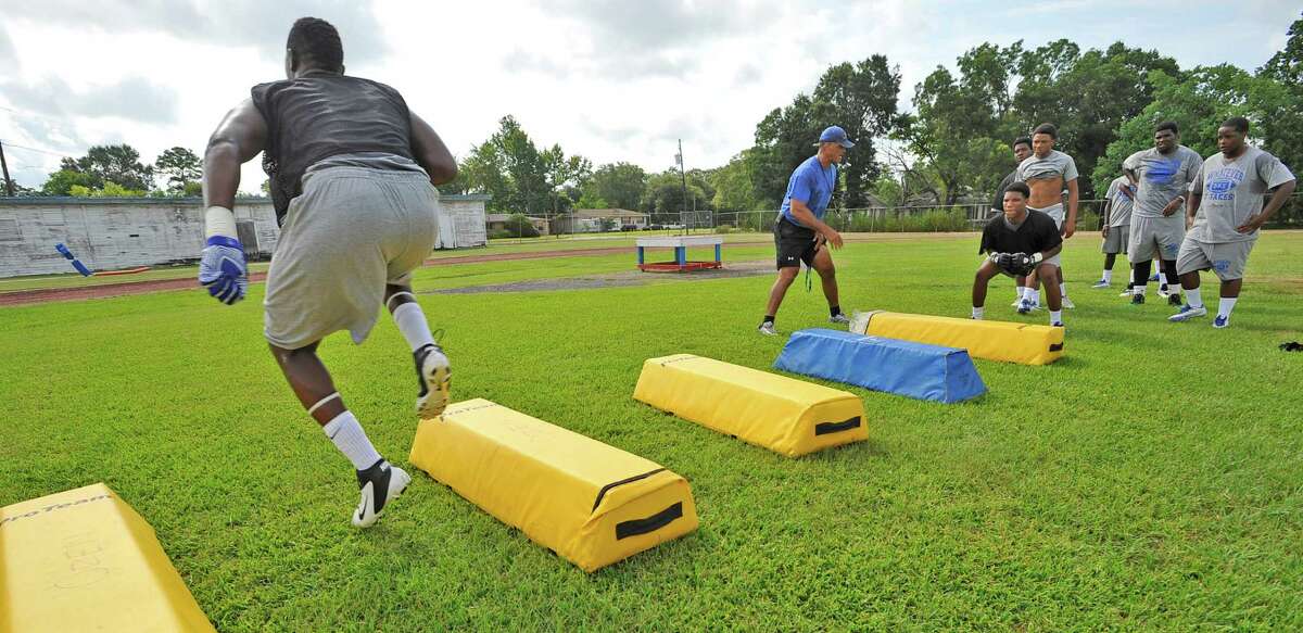 Ozen football returns plenty of talent