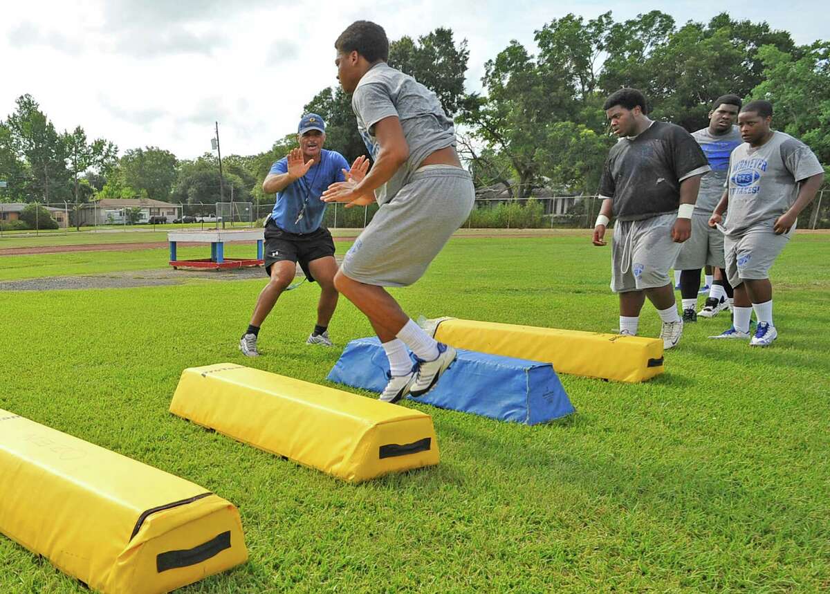 Ozen football returns plenty of talent