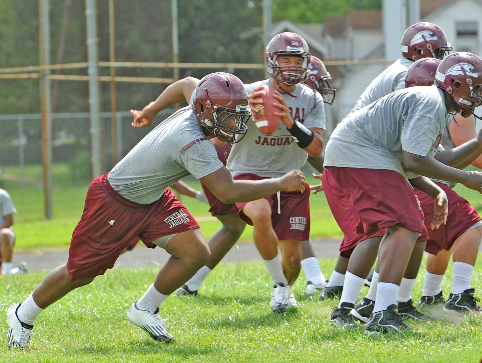 UPDATED: Sideline shots from high school football practices