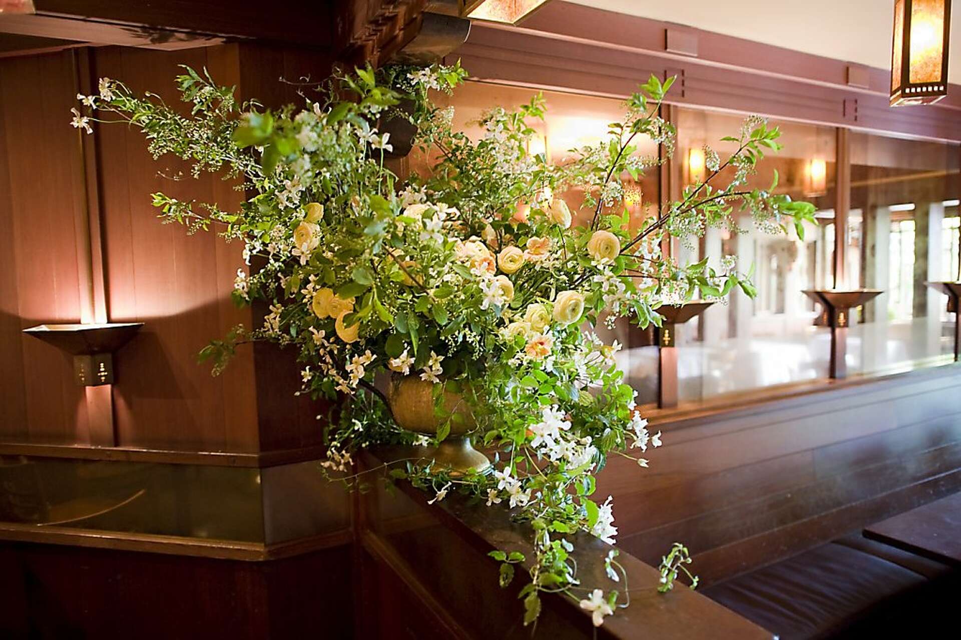 Restaurant florist tips for DIY floral designers