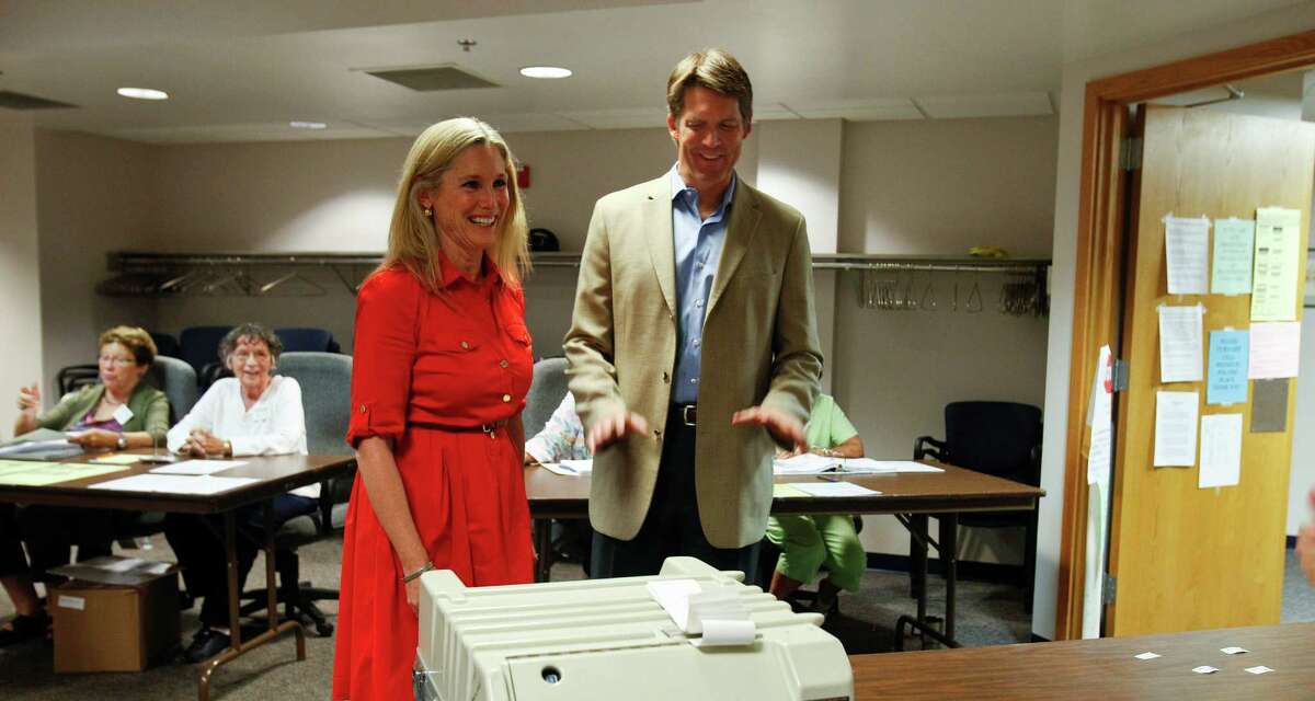 Florida lawmaker overcomes tea party