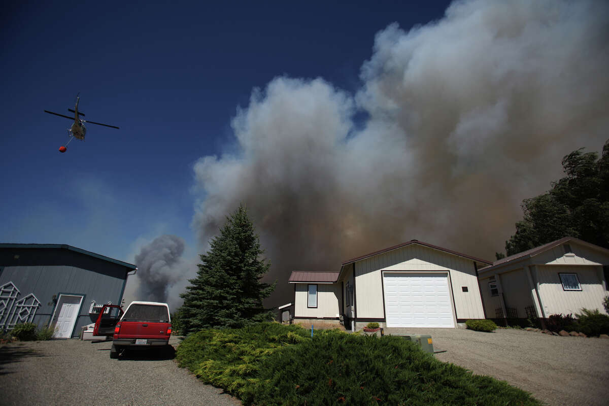 Cle Elum wildfire burns 70 homes, buildings