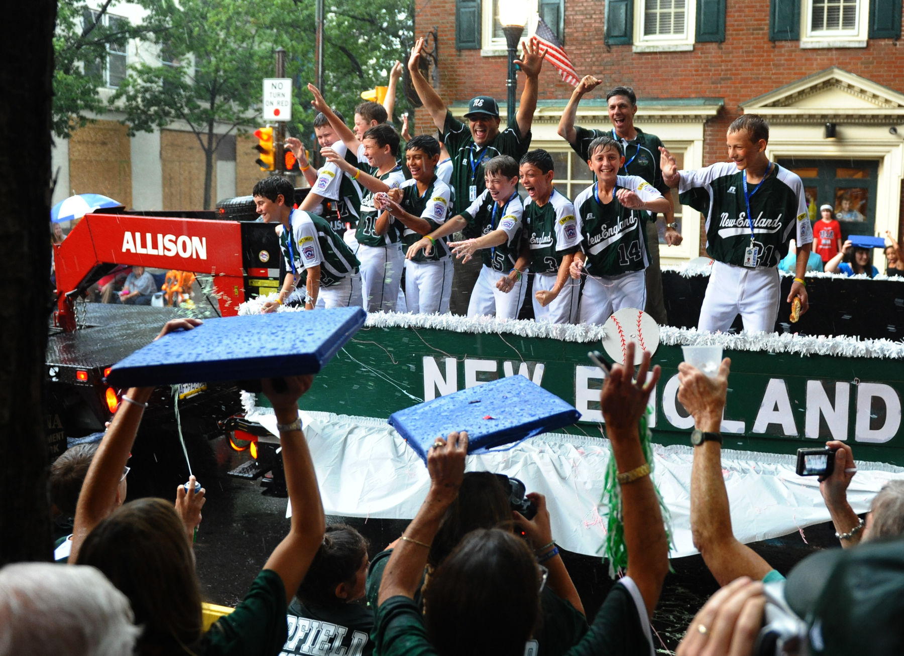 Fairfield American puts fanfare behind it, plays first LLWS game