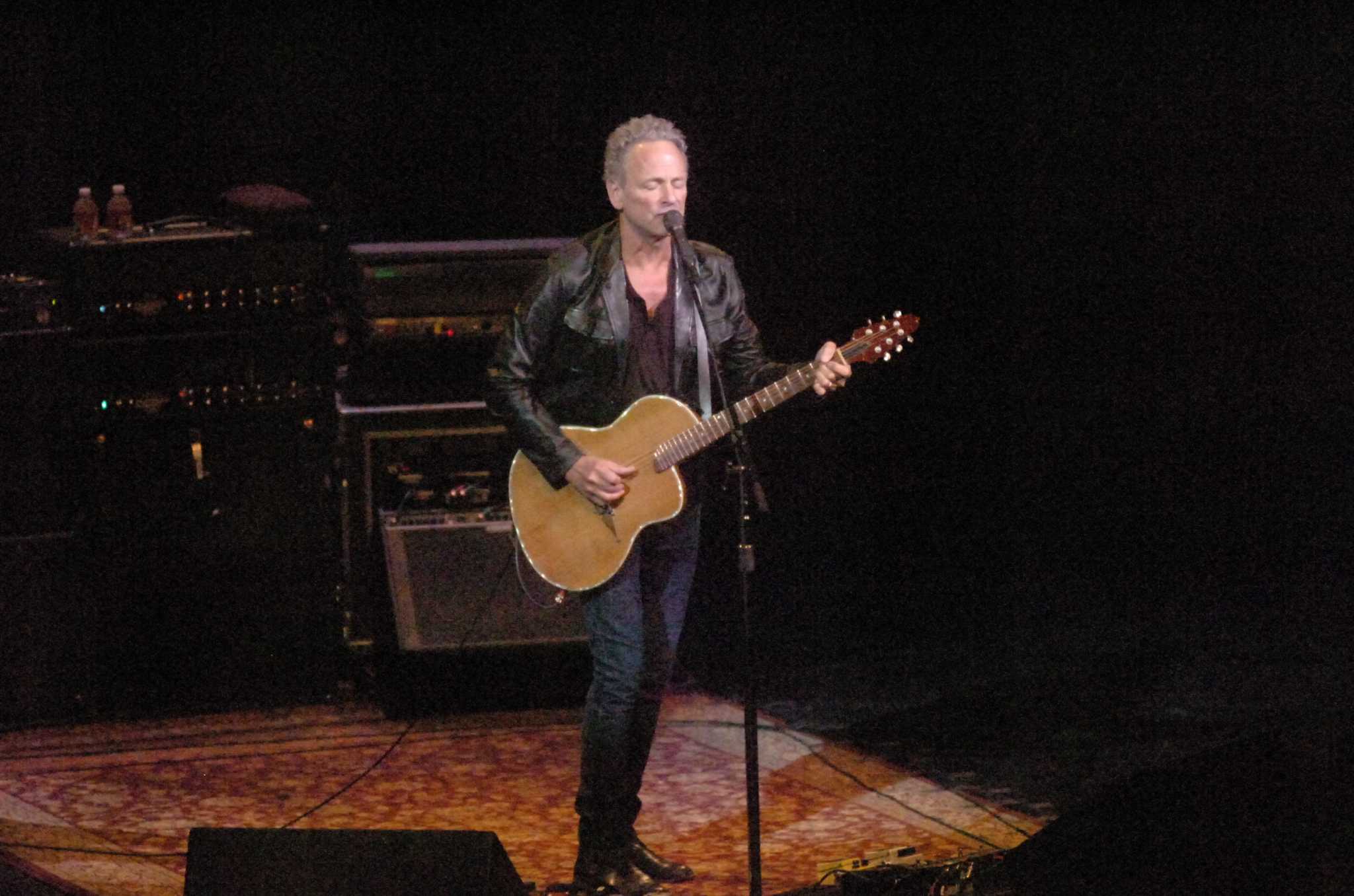 Classic rock fans welcome Fleetwood Mac rocker to Orange