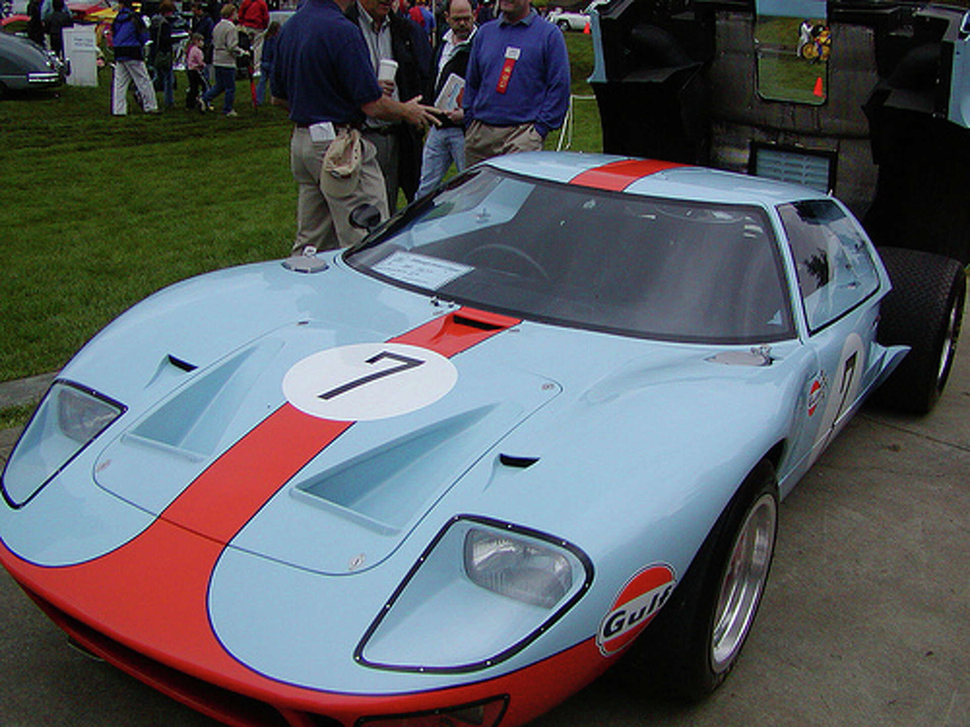 Ford GT40 sells for record-setting price for U.S. car