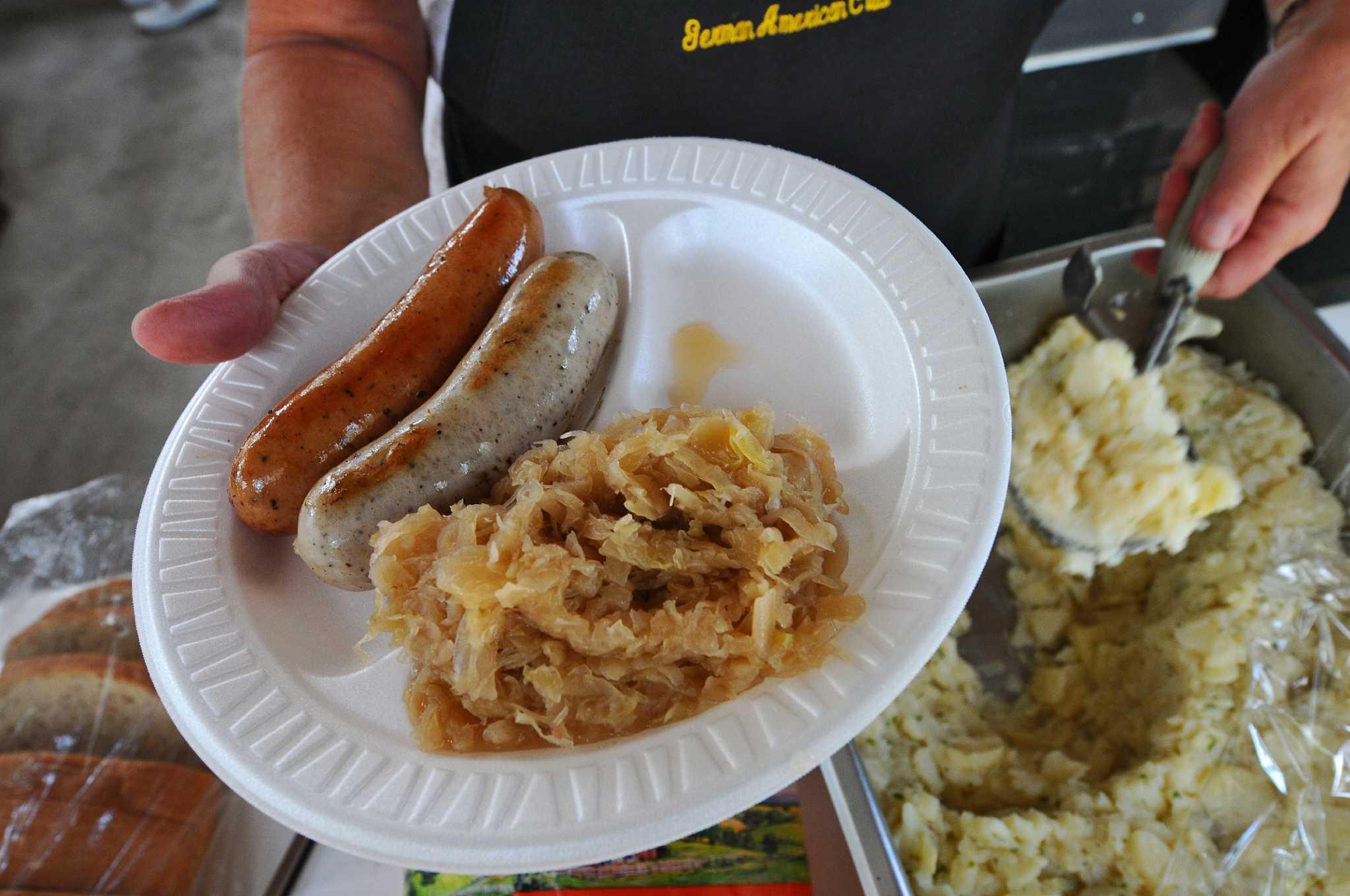 Photos: Wursts, dancing at German festival