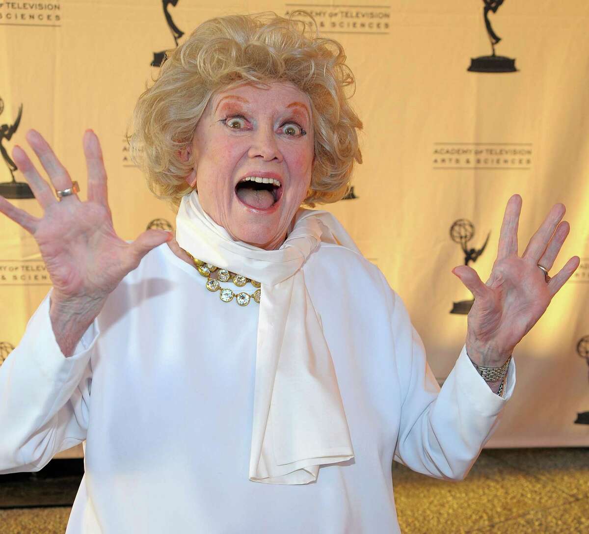 Phyllis Diller dies at 95