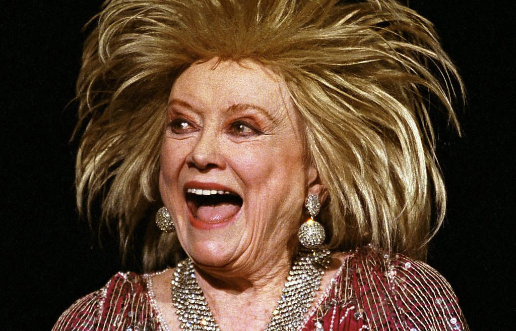 Comedian Phyllis Diller Dies