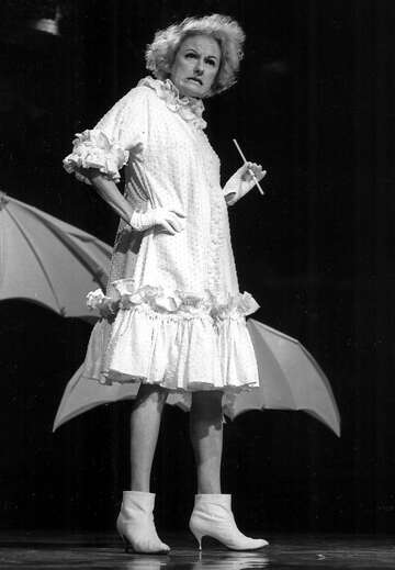 Comedian Phyllis Diller Dies