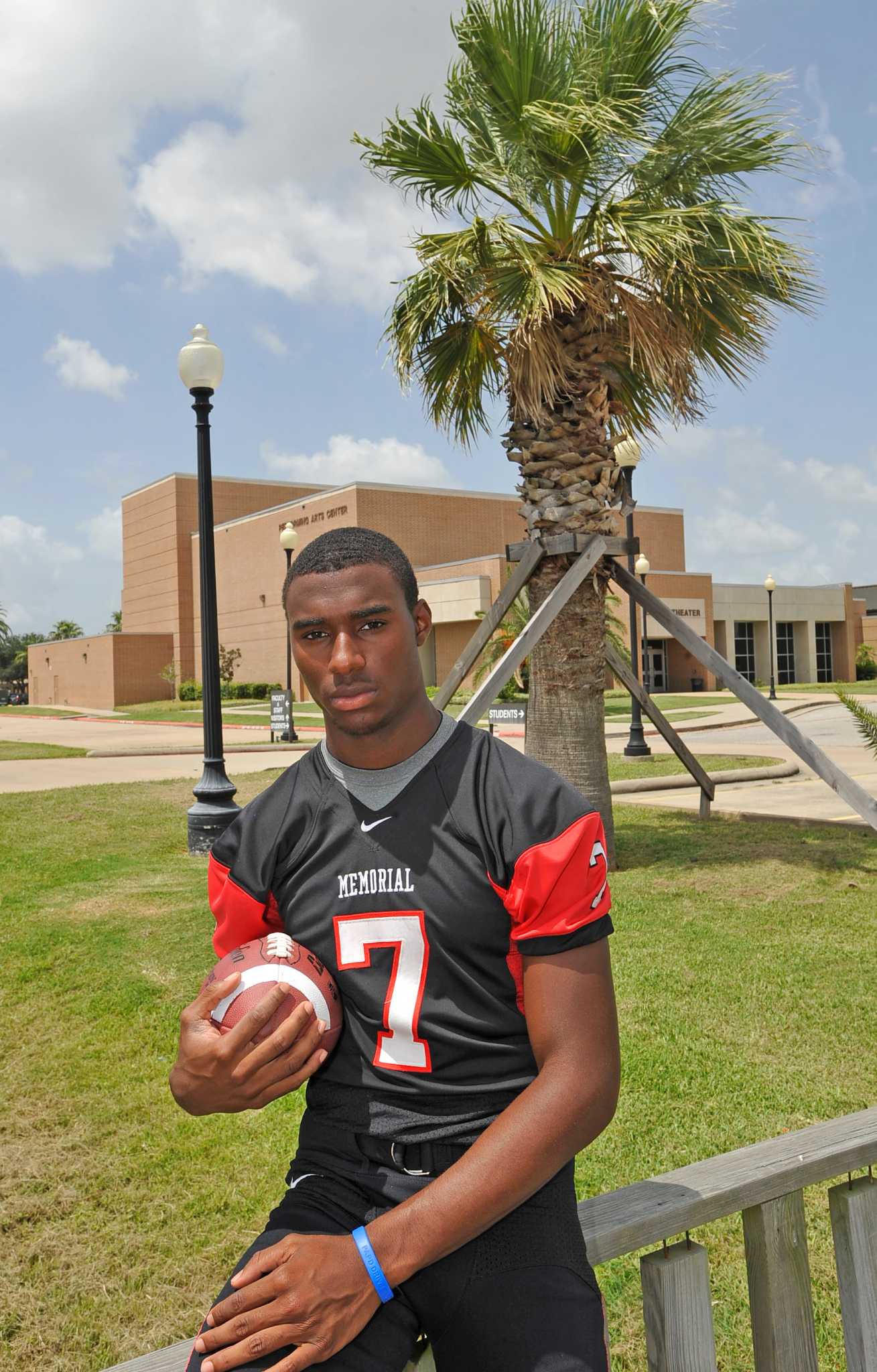 Titans will utilize quick passing game with Fisk at QB