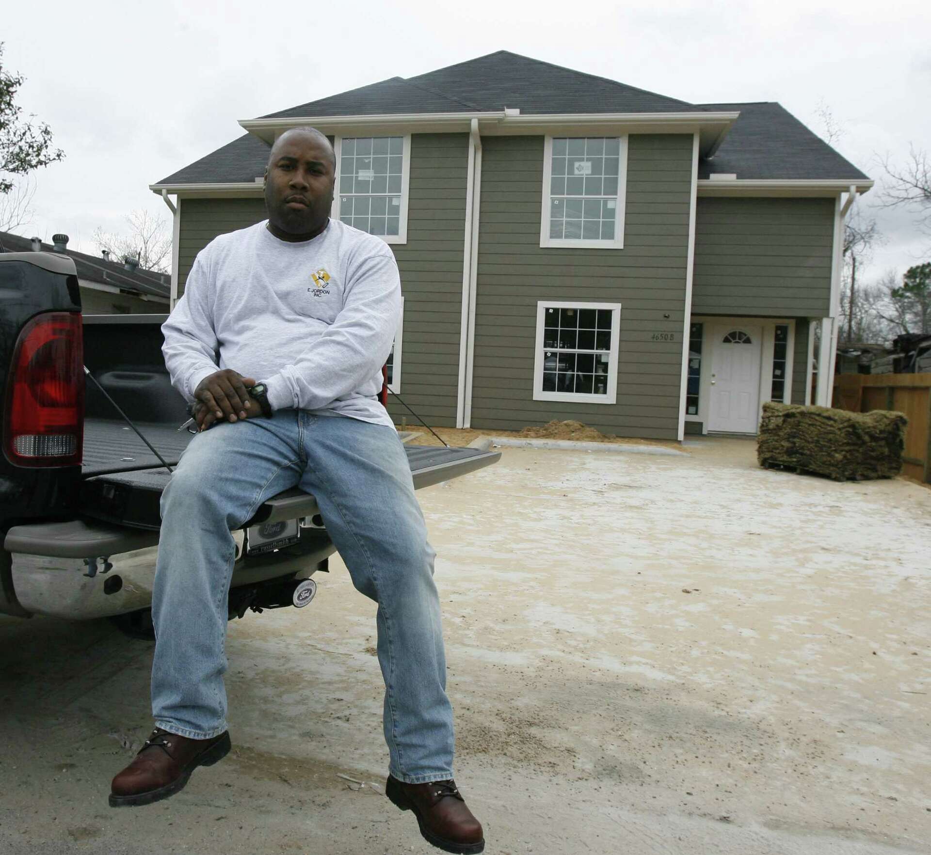 Contractor who stole property gets 30 years