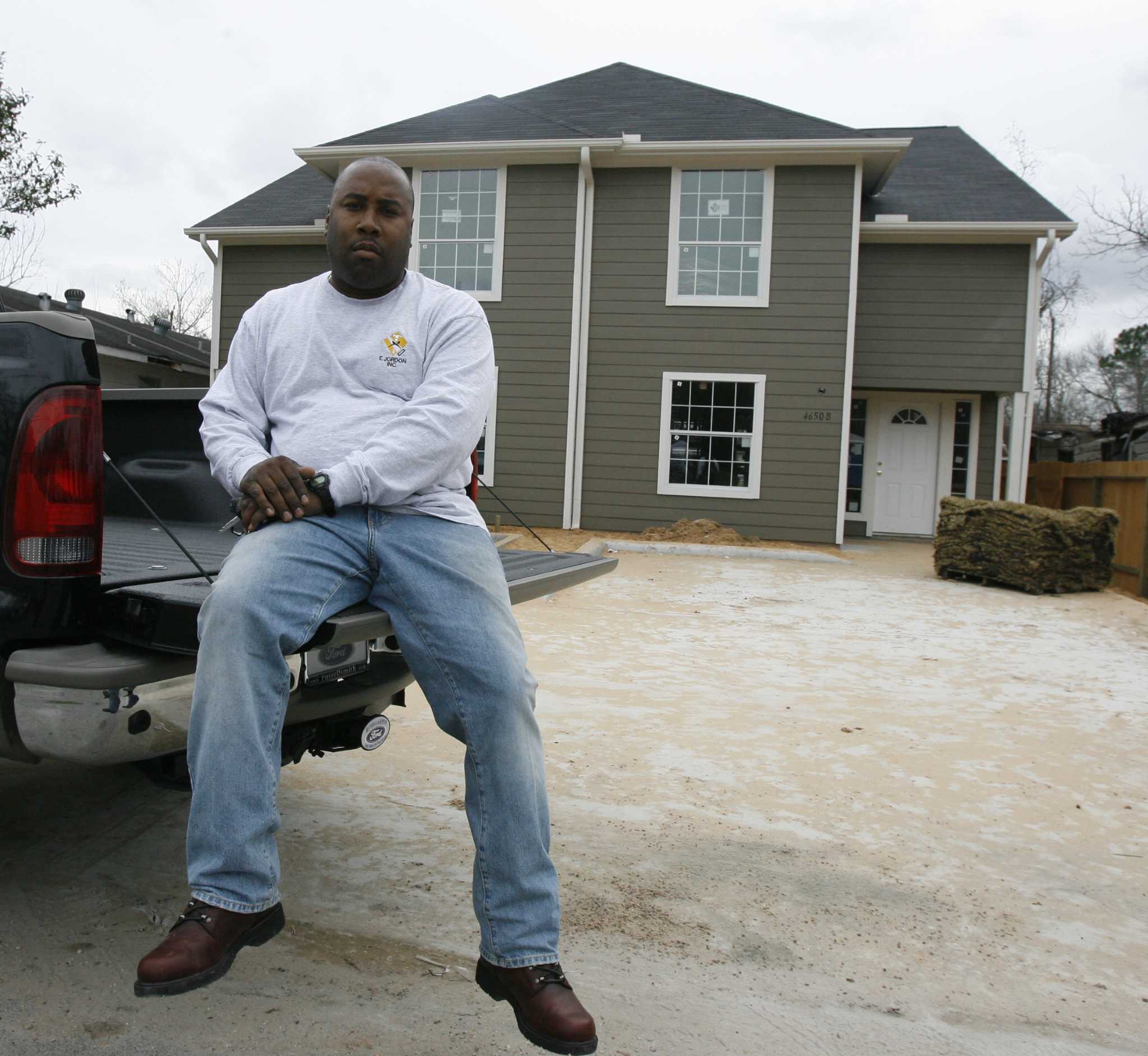 Confessed Houston swindler also wanted on felony auto theft charges