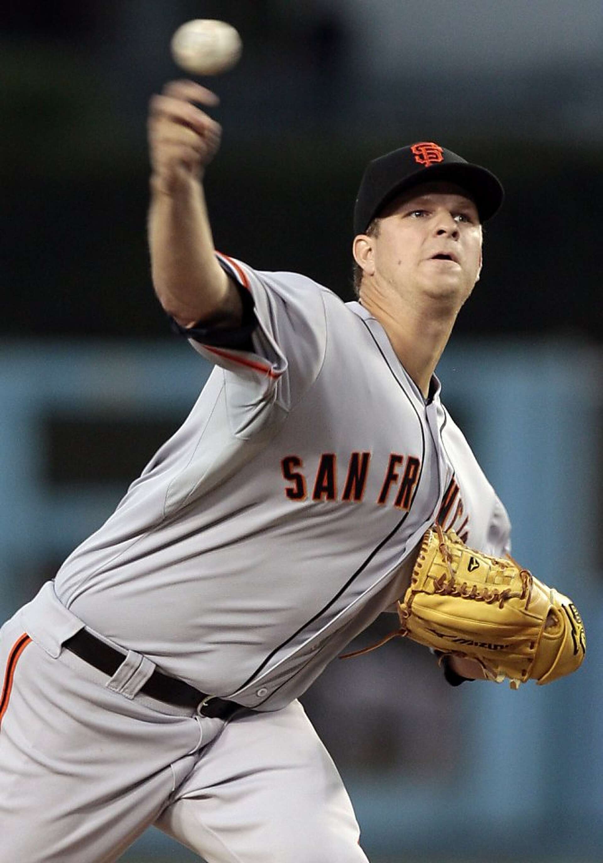 Giants finish off sweep in L.A.