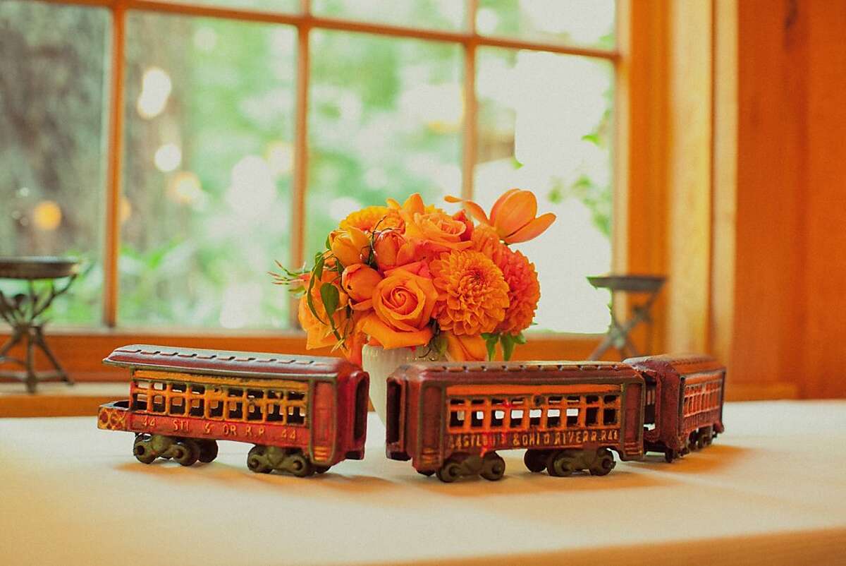 Train delay leads to pair's wedding day