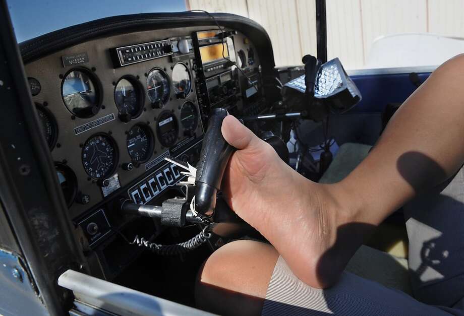 Jessica Cox pilots her own course - SFGate