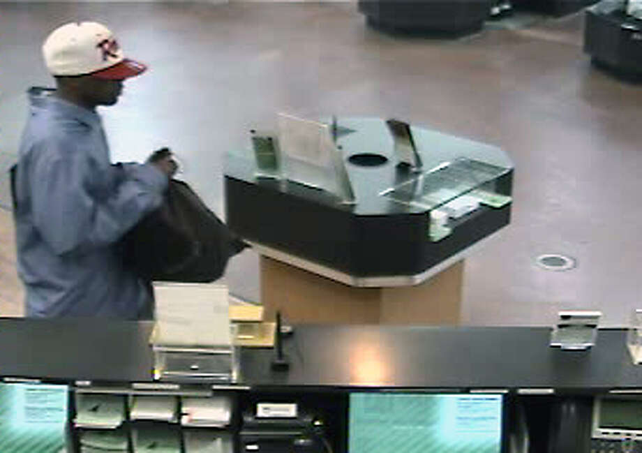Three sought in Pasadena bank robbery - Houston Chronicle