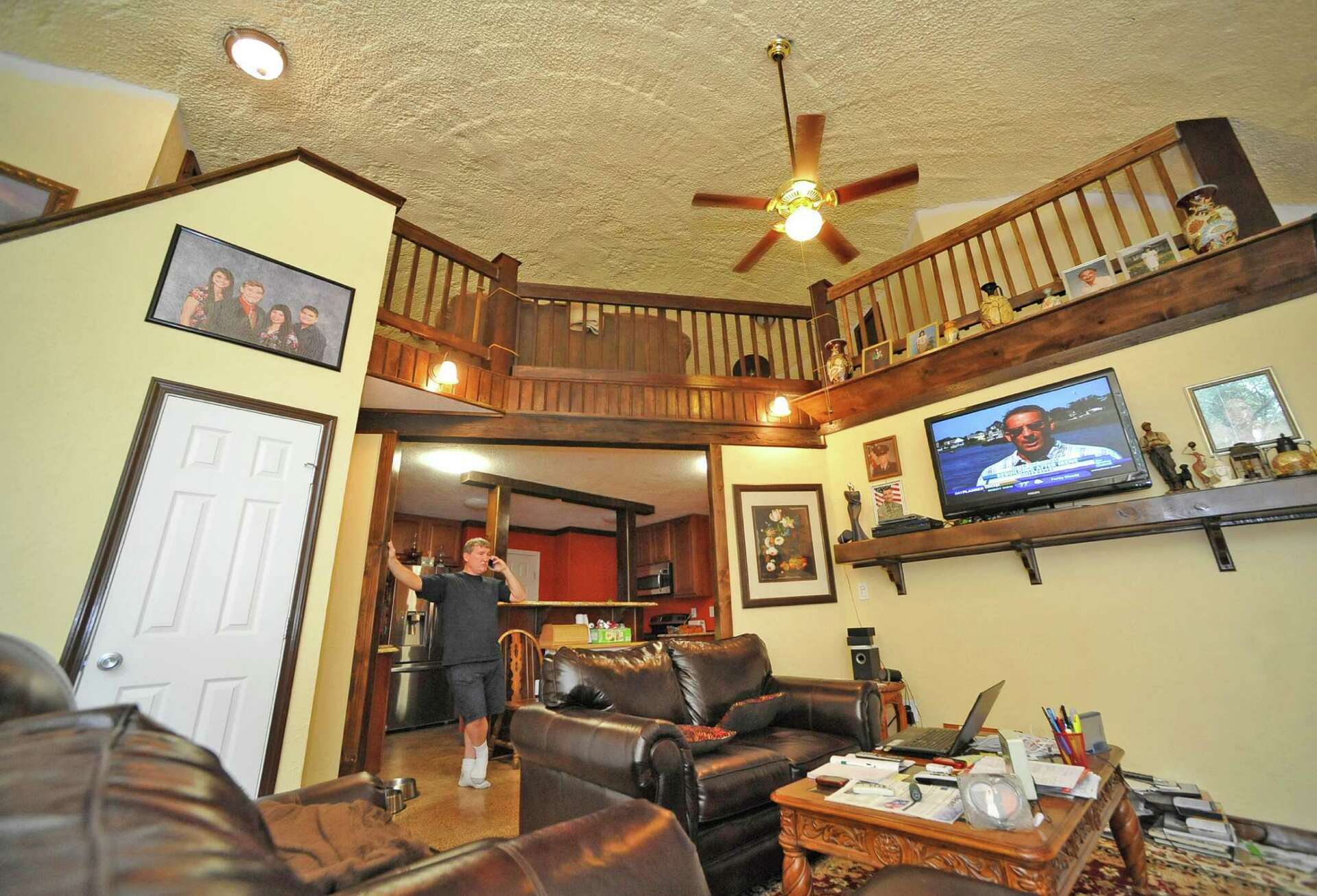 Mauriceville family makes home in dome