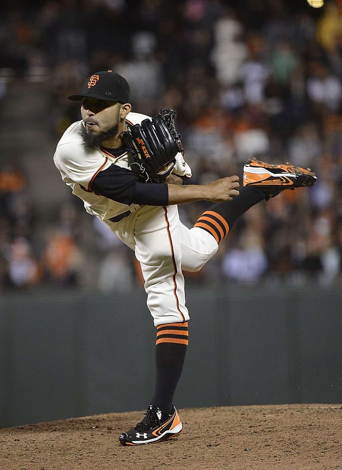 SF Giants, Zito tame Braves, 5-2