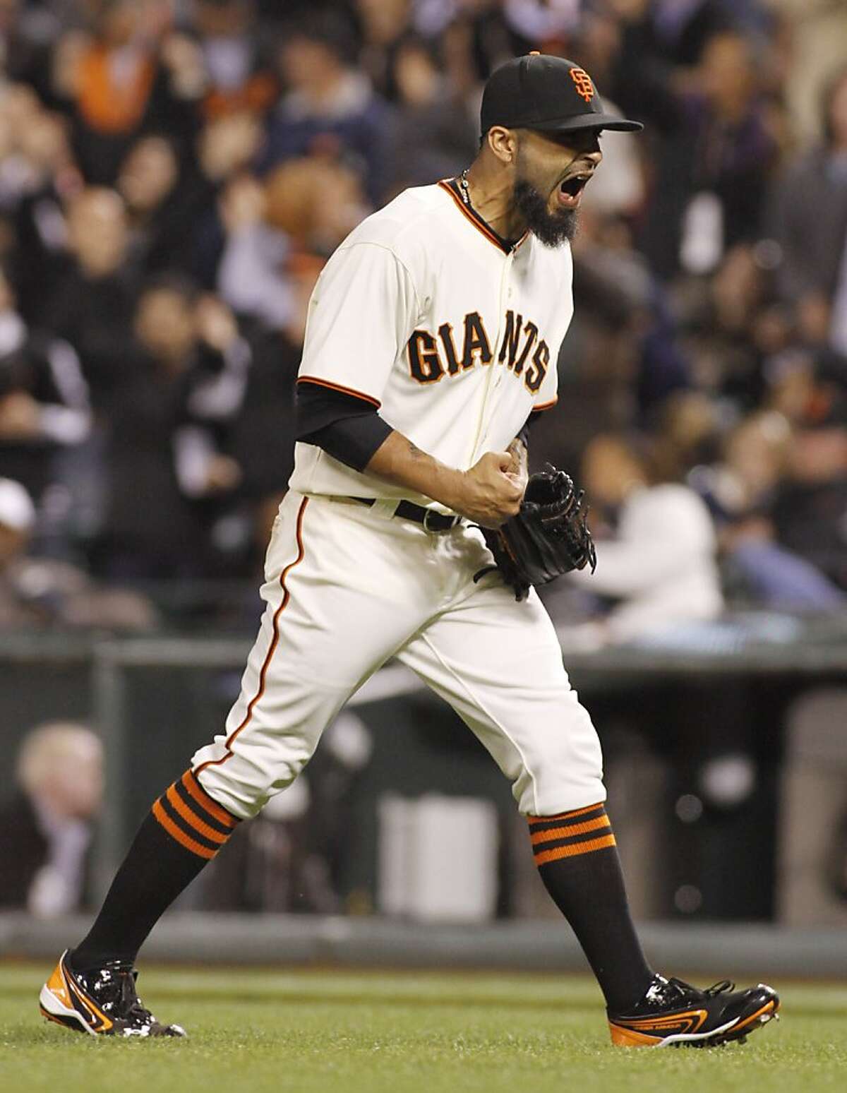 SF Giants, Zito tame Braves, 5-2