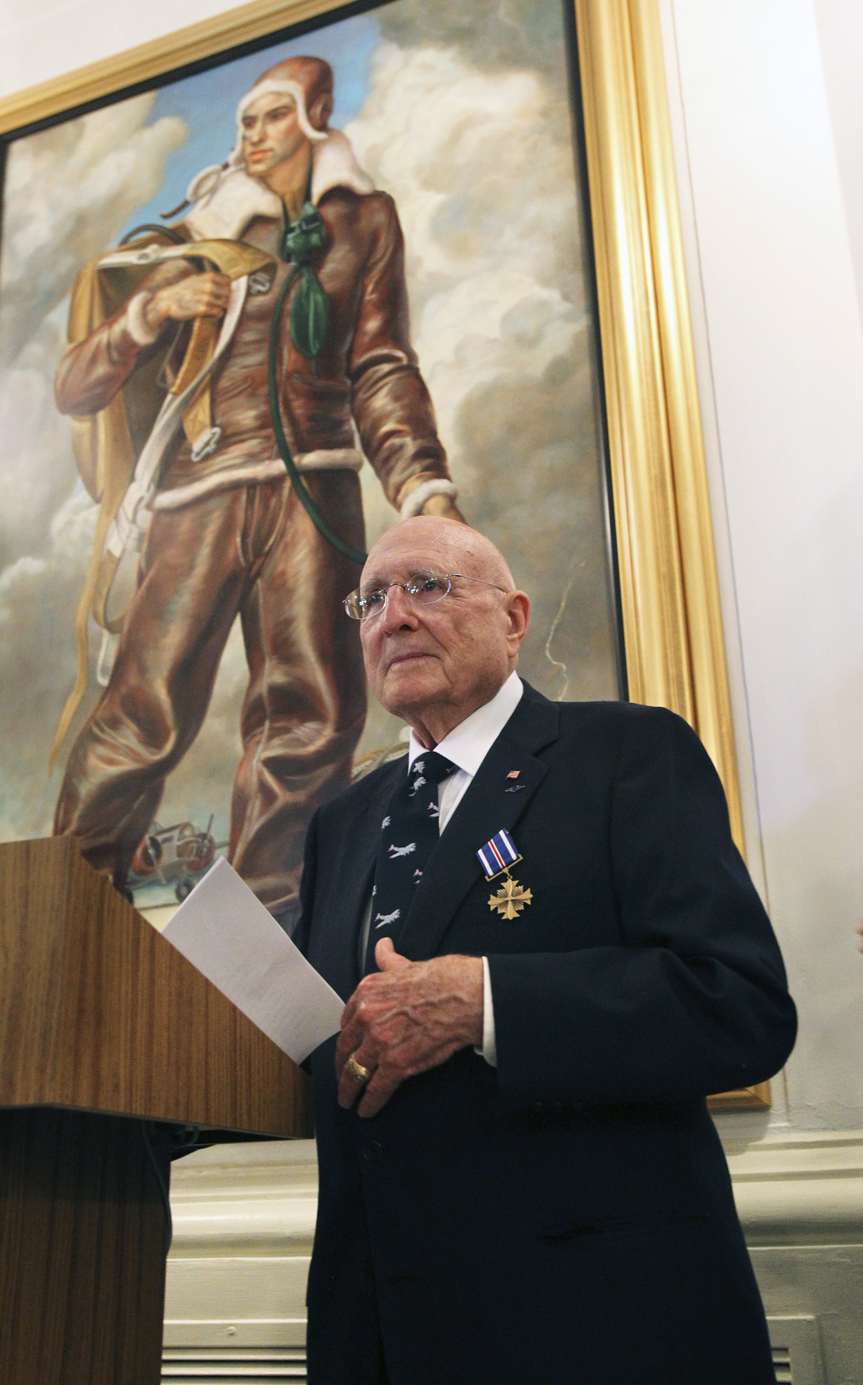 Pilot finally lands his medal from WWII