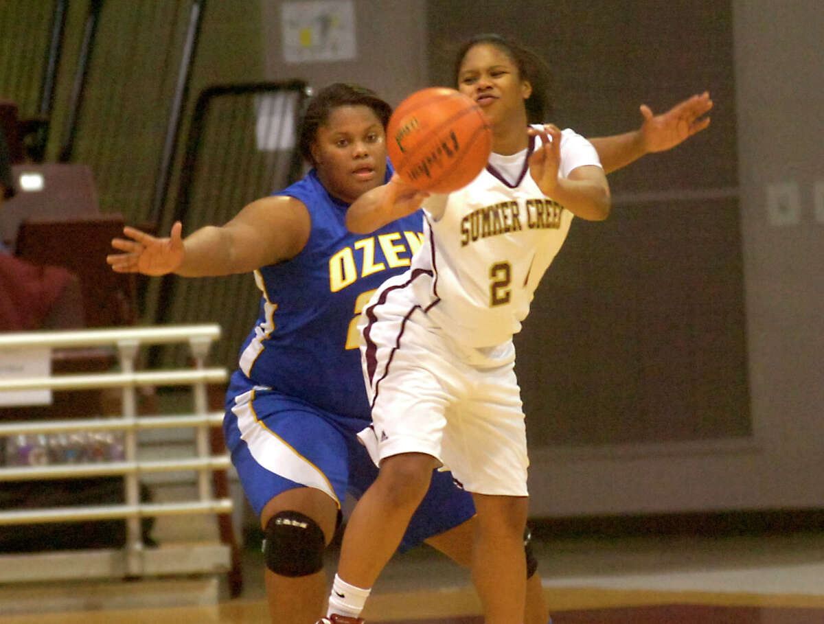 Photos: Texas commit Nekia Jones