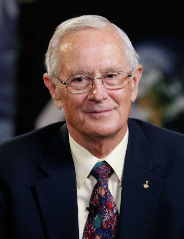 Neil Armstrong dies at 82 - Connecticut Post