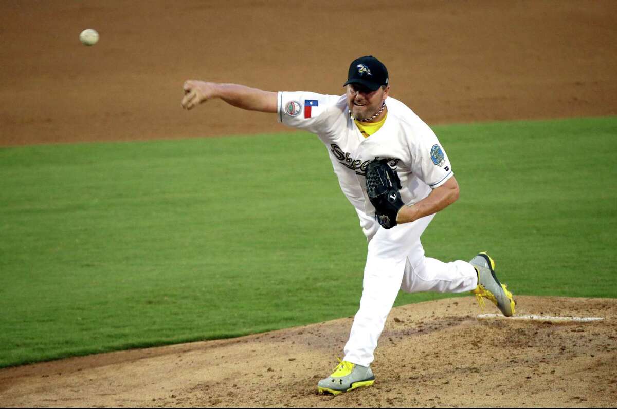 Bluefish can't score a run on Clemens, Skeeters