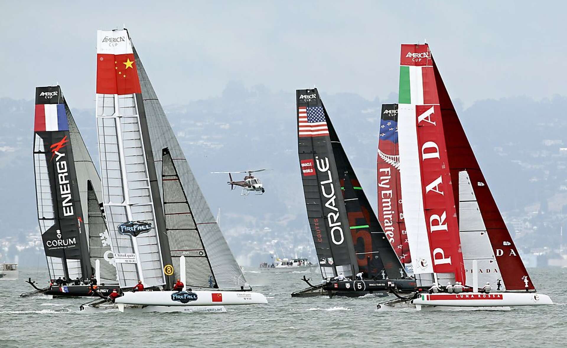 Spithill, Oracle is lead yacht on bay