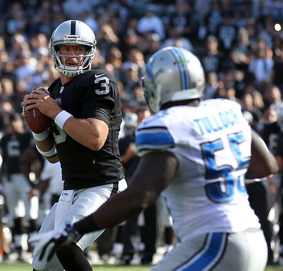 Pryor leads Raiders to preseason win