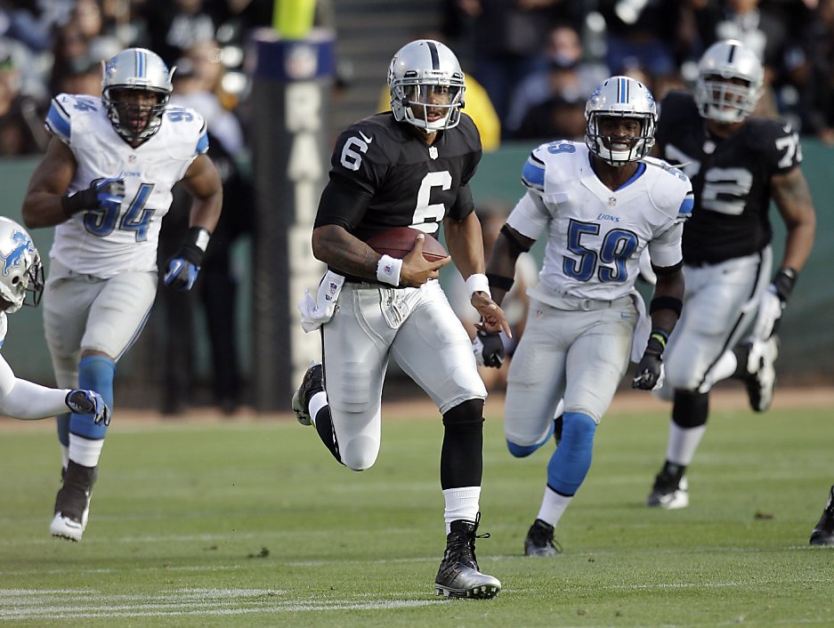 Pryor leads Raiders to preseason win