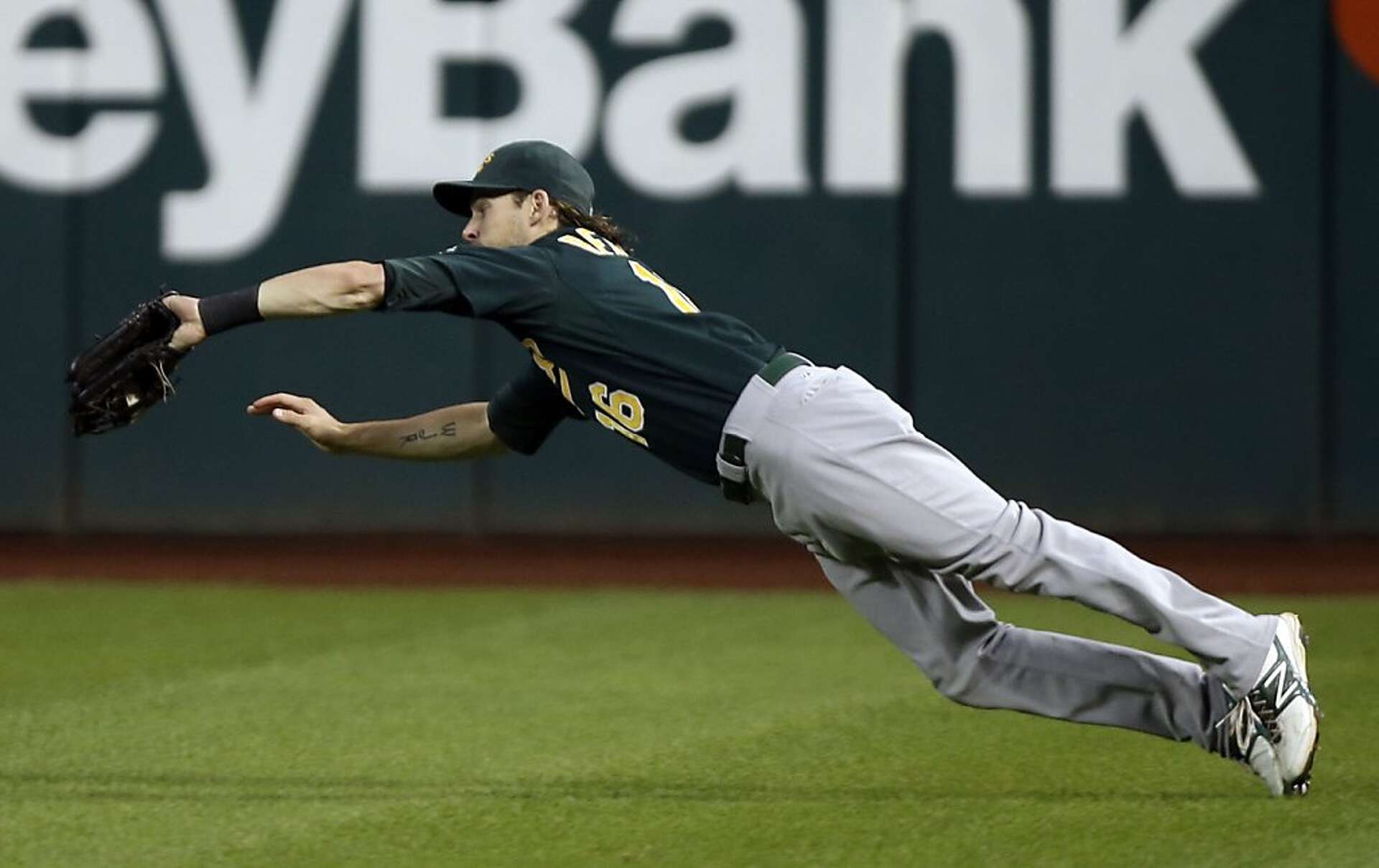 Brett Anderson stellar in A's win