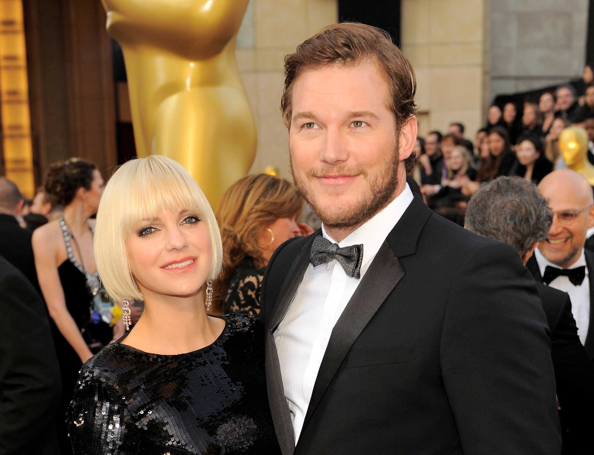 It's a boy, prematurely, for actress Anna Faris