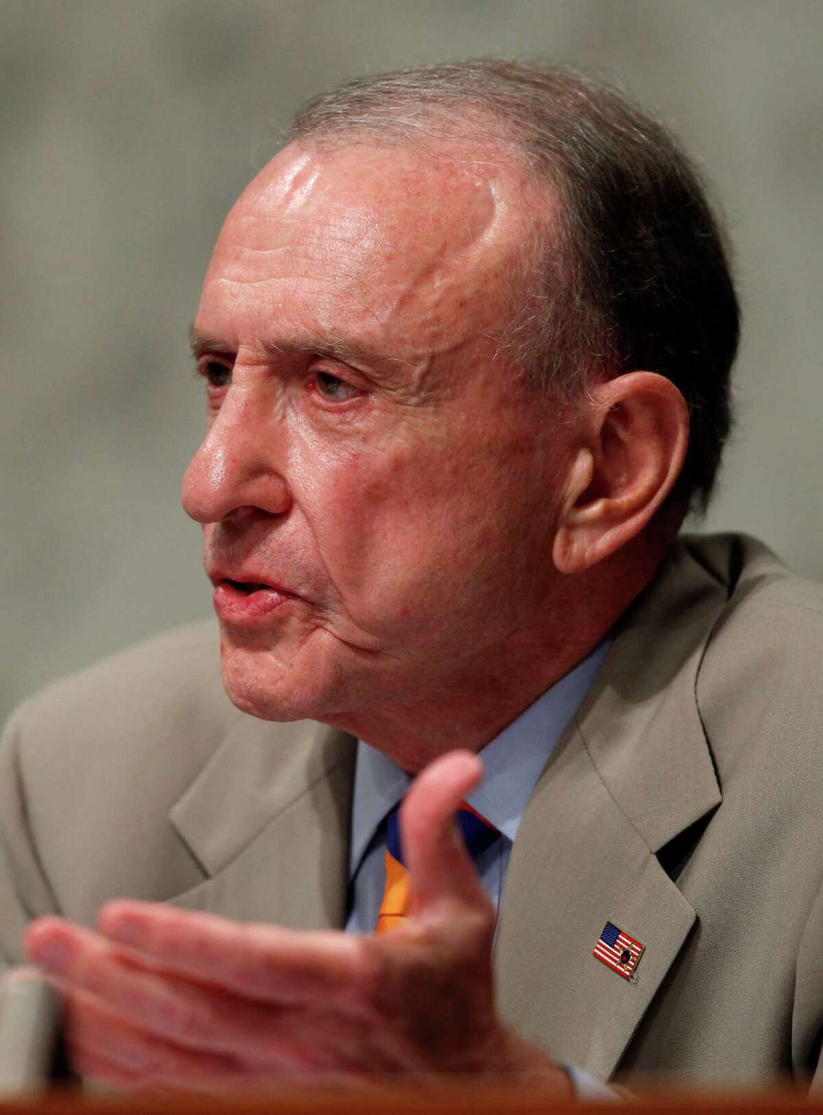 Cliburn, Specter fighting cancer