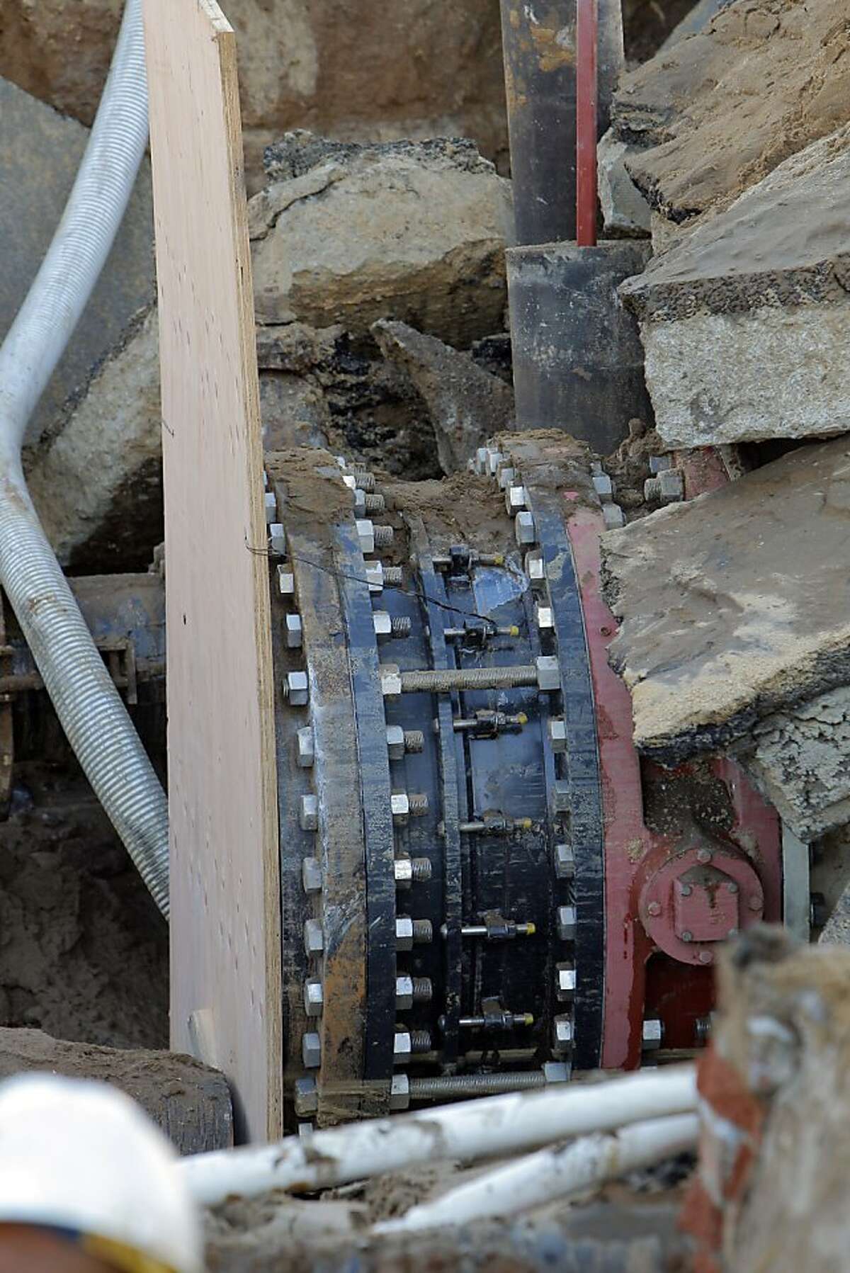 Broken water main floods school in S.F.